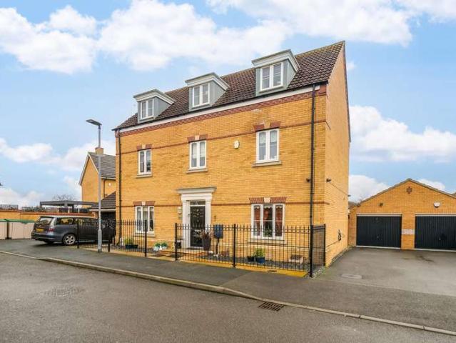 5 Bedroom Detached House