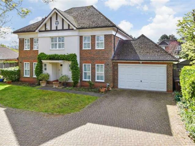 5 Bedroom Detached House