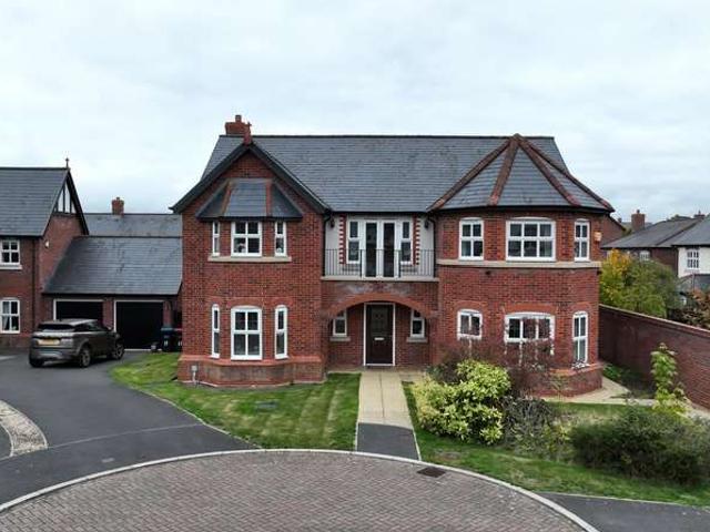 5 Bedroom Detached House