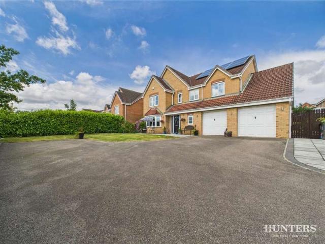 5 Bedroom Detached House