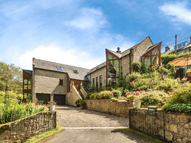 5 Bedroom Detached House