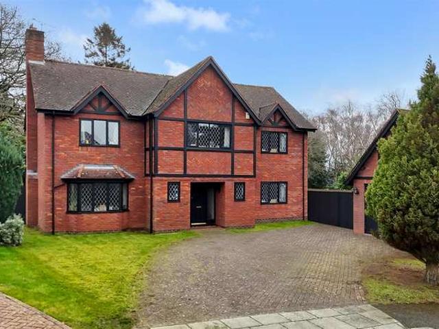 5 Bedroom Detached House
