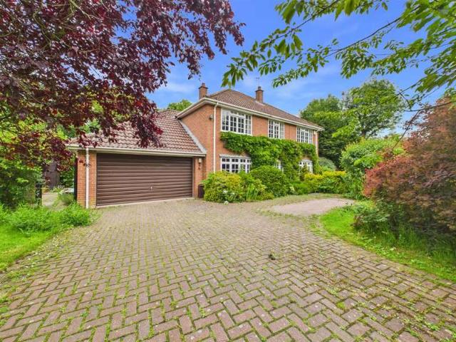 5 Bedroom Detached House