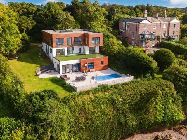5 Bedroom Detached House