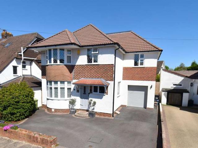 5 Bedroom Detached House