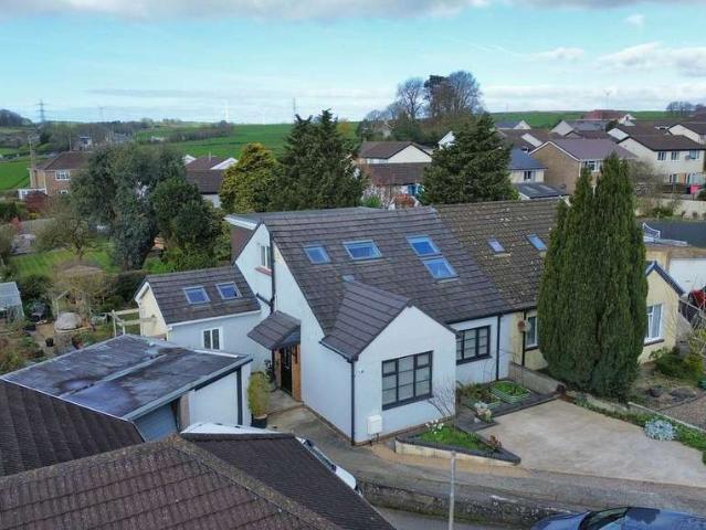 5 Bedroom Detached House