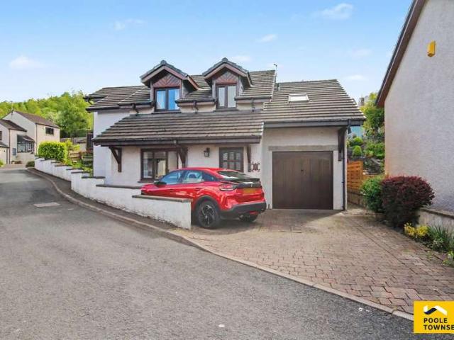 5 Bedroom Detached House
