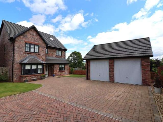 5 Bedroom Detached House