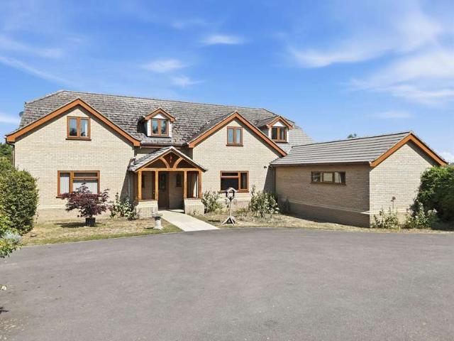 5 Bedroom Detached House