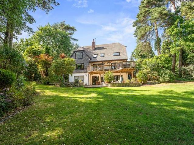 5 Bedroom Detached House