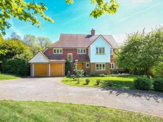 5 Bedroom Detached House