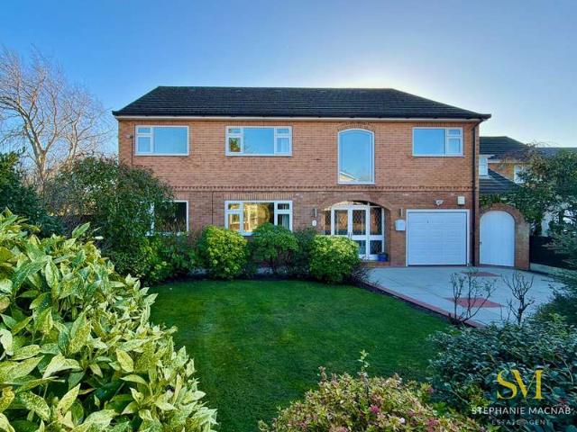 5 Bedroom Detached House