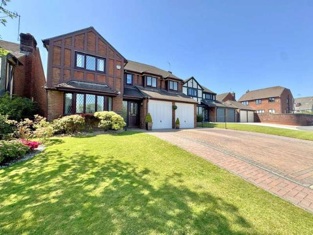 5 Bedroom Detached House