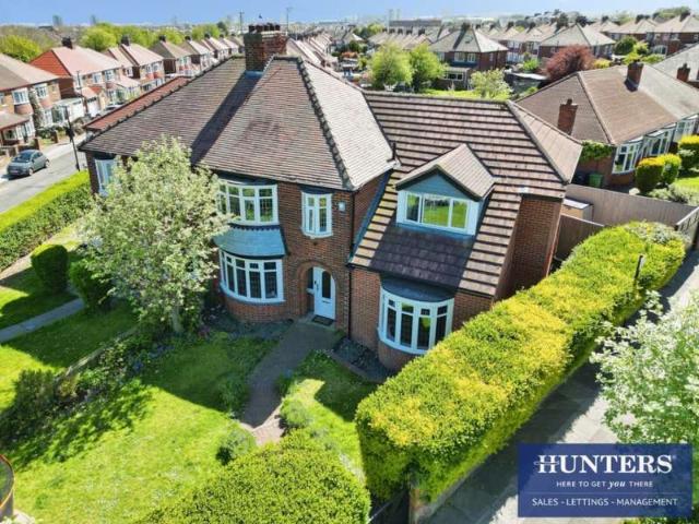 5 Bedroom Detached House
