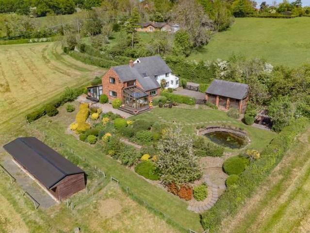 5 Bedroom Detached House