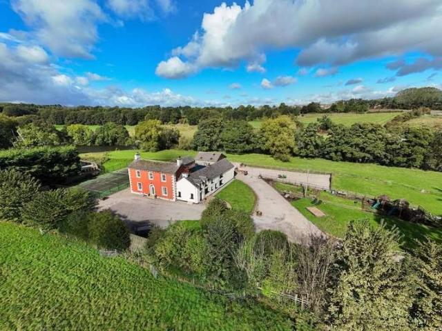 5 Bedroom Detached House