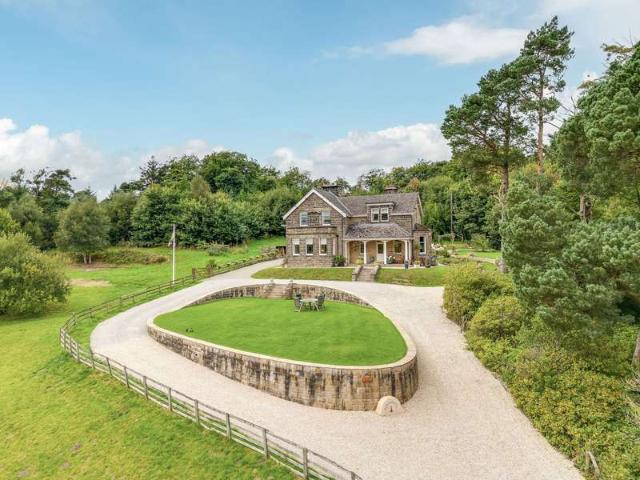 5 Bedroom Detached House