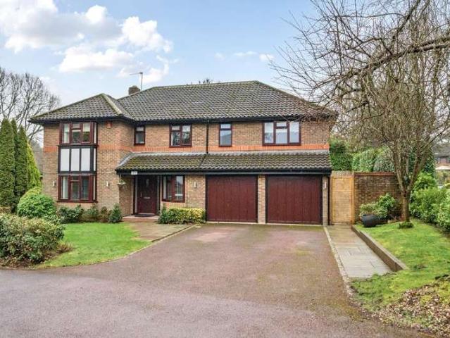 5 Bedroom Detached House