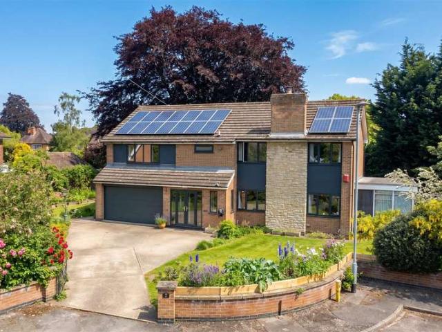 5 Bedroom Detached House