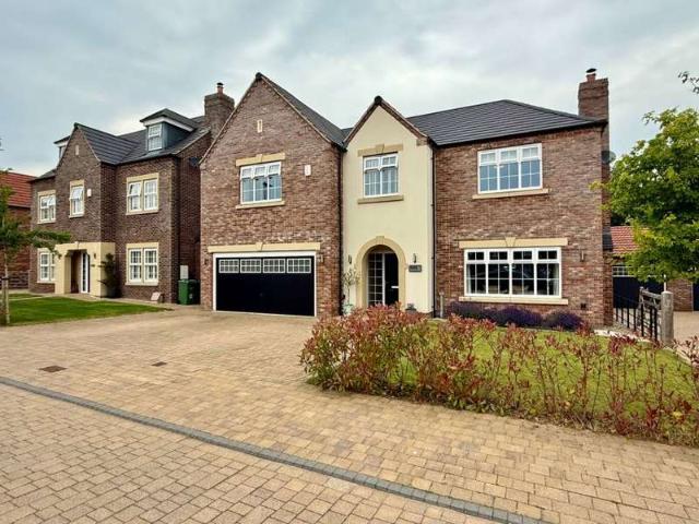 5 Bedroom Detached House
