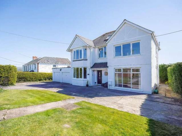 5 Bedroom Detached House