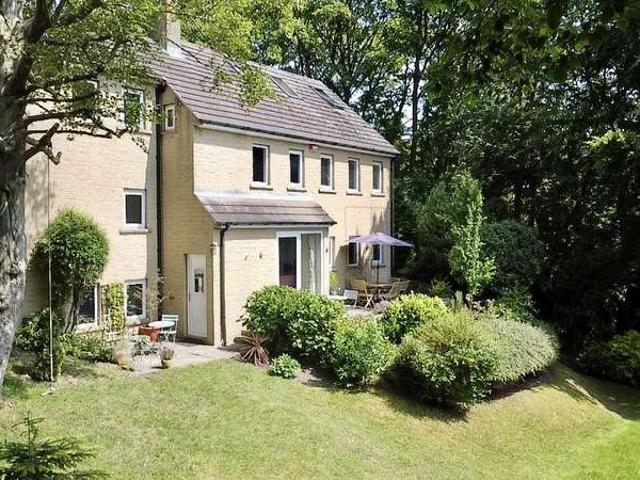 5 Bedroom Detached House
