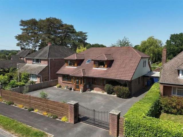 5 Bedroom Detached House