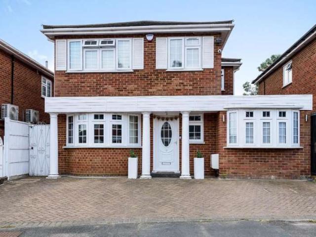 5 Bedroom Detached House