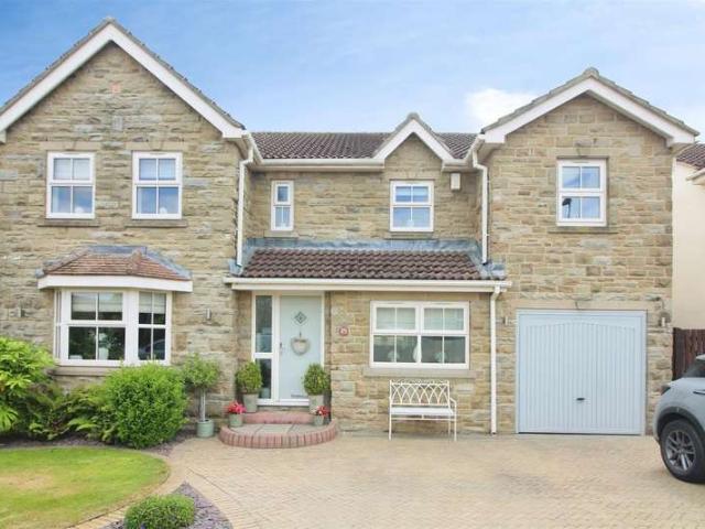5 Bedroom Detached House