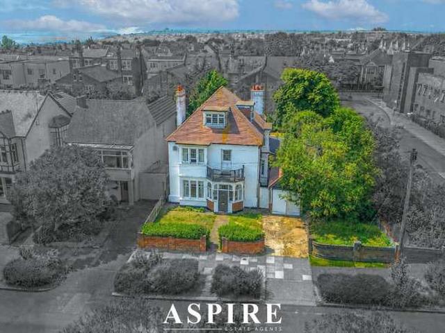 5 Bedroom Detached House