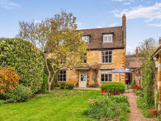 5 Bedroom Detached House