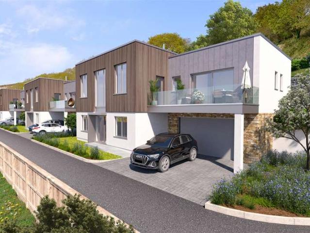 5 Bedroom Detached House