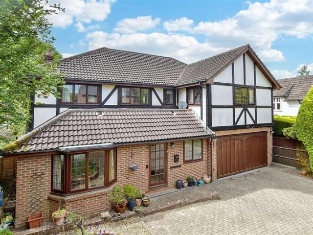 5 Bedroom Detached House