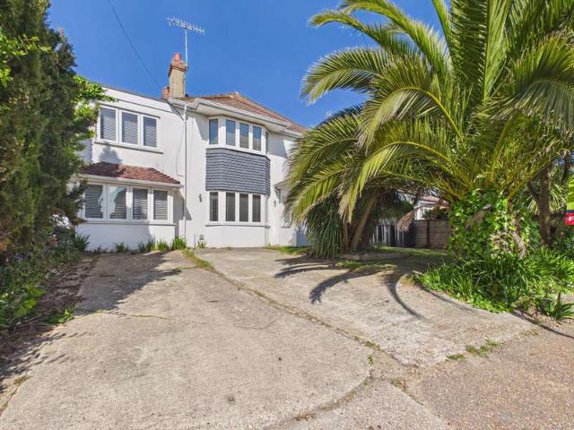 5 Bedroom Detached House