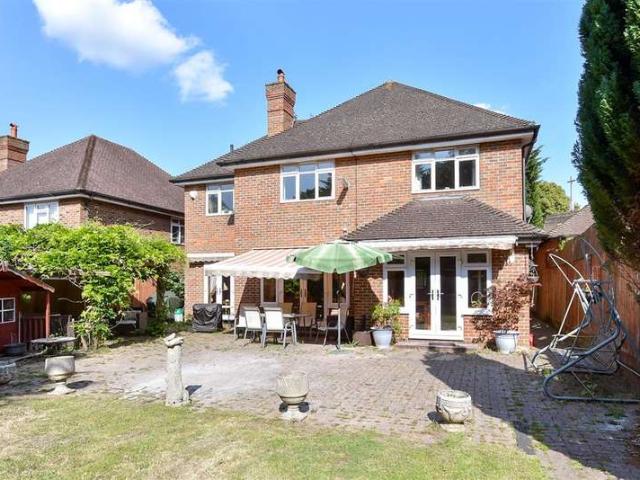5 Bedroom Detached House