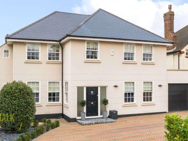 5 Bedroom Detached House