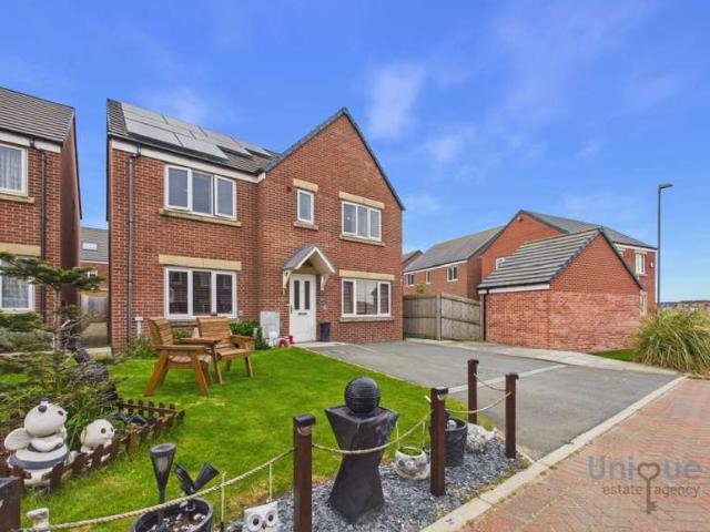 5 Bedroom Detached House