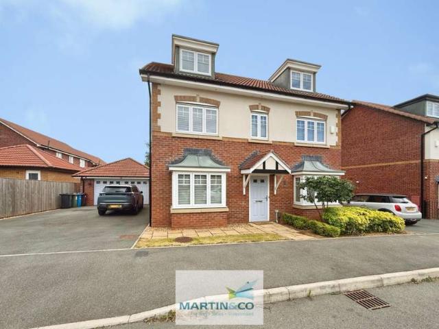 5 Bedroom Detached House