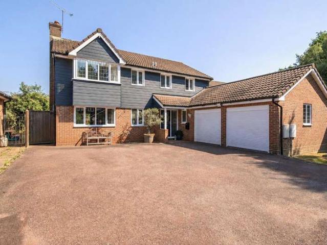 5 Bedroom Detached House