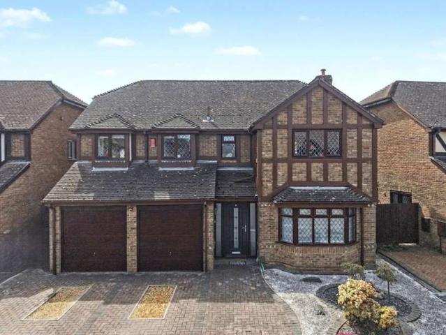 5 Bedroom Detached House