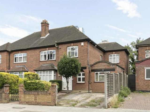 5 Bedroom Detached House