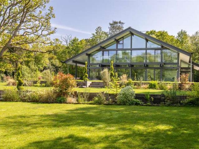 5 Bedroom Detached House