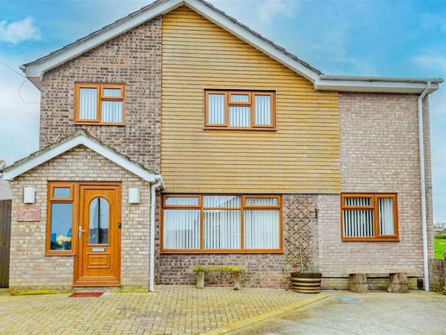 5 Bedroom Detached House