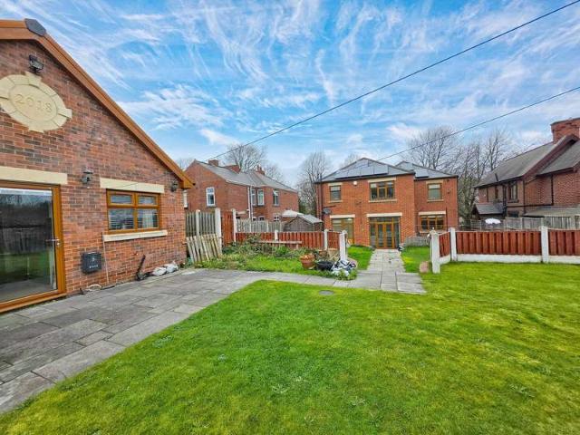 5 Bedroom Detached House
