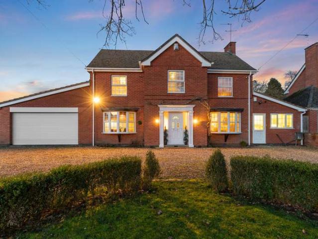 5 Bedroom Detached House