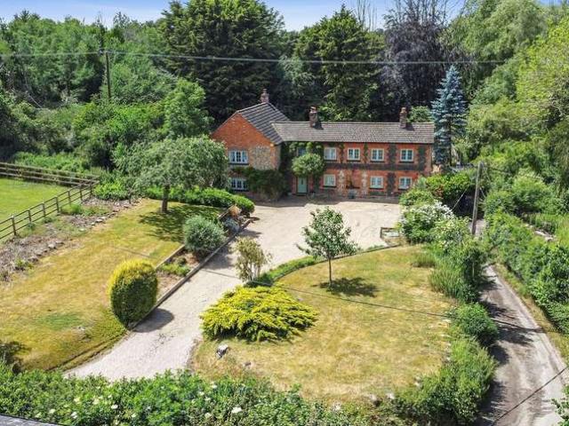 5 Bedroom Detached House