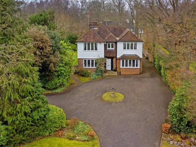 5 Bedroom Detached House