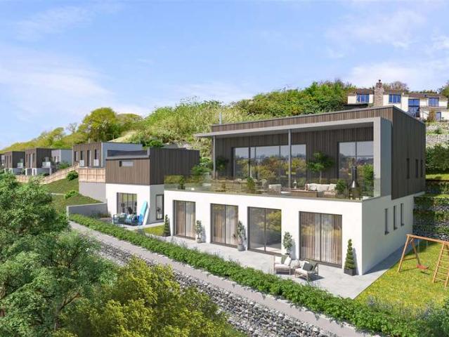 5 Bedroom Detached House