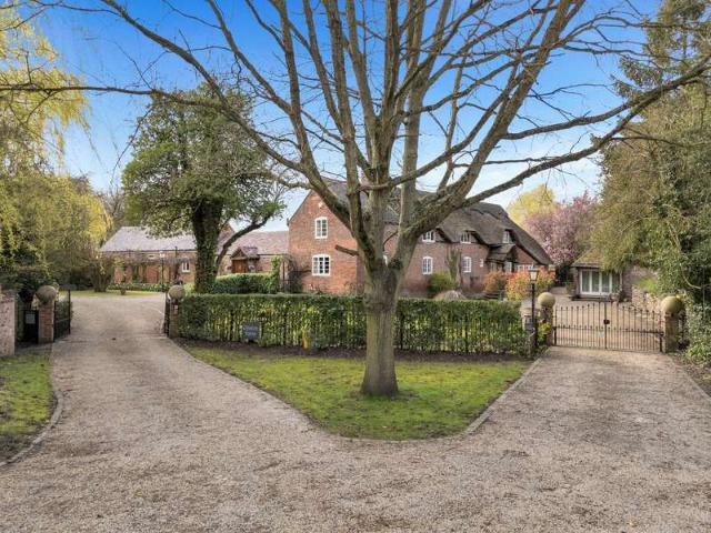 5 Bedroom Detached House