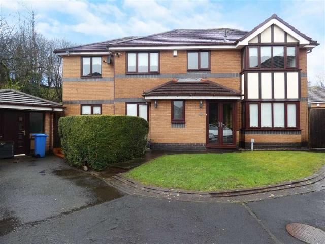 5 Bedroom Detached House